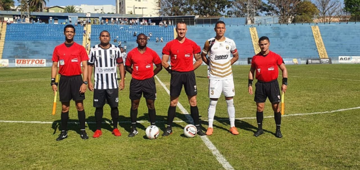 Villa Real vence o Nacional fora de casa e coloca um pé nas quartas de ...