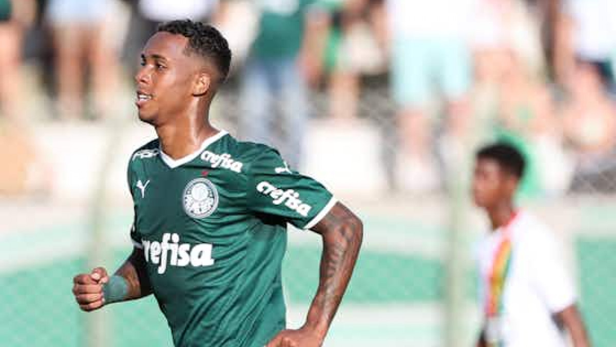 Kevin tem evolução no Palmeiras, corresponde em campo e terá mais chances