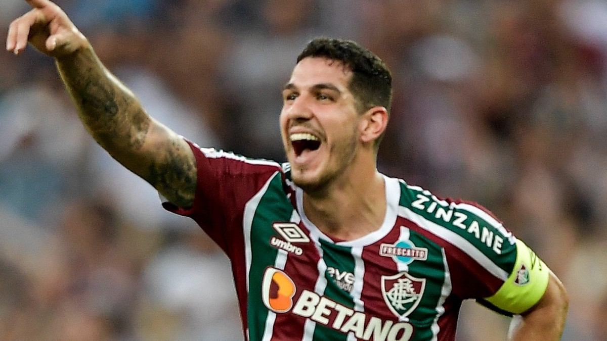 Mercado: Zenit anuncia Nino, e Milan quer Vanderlan, do Palmeiras