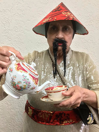 Coordenadora pedag?gica se veste de personagens famosos para driblar ...