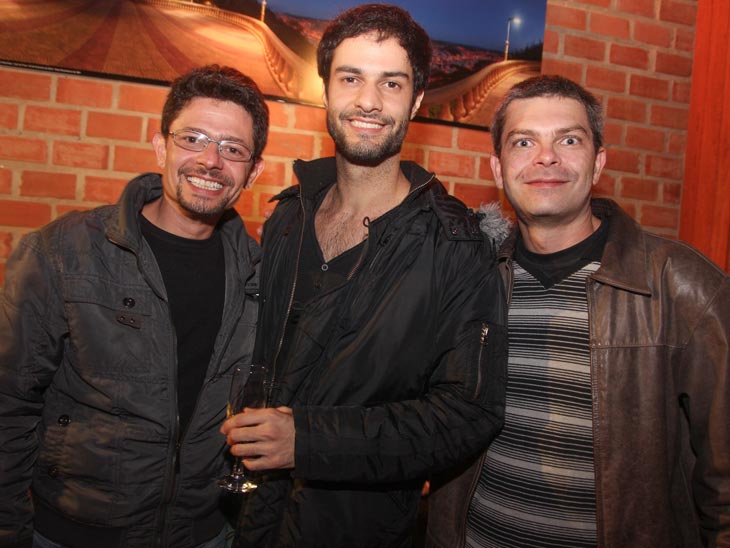 Ator Lucas Malvacini marca presença em JF